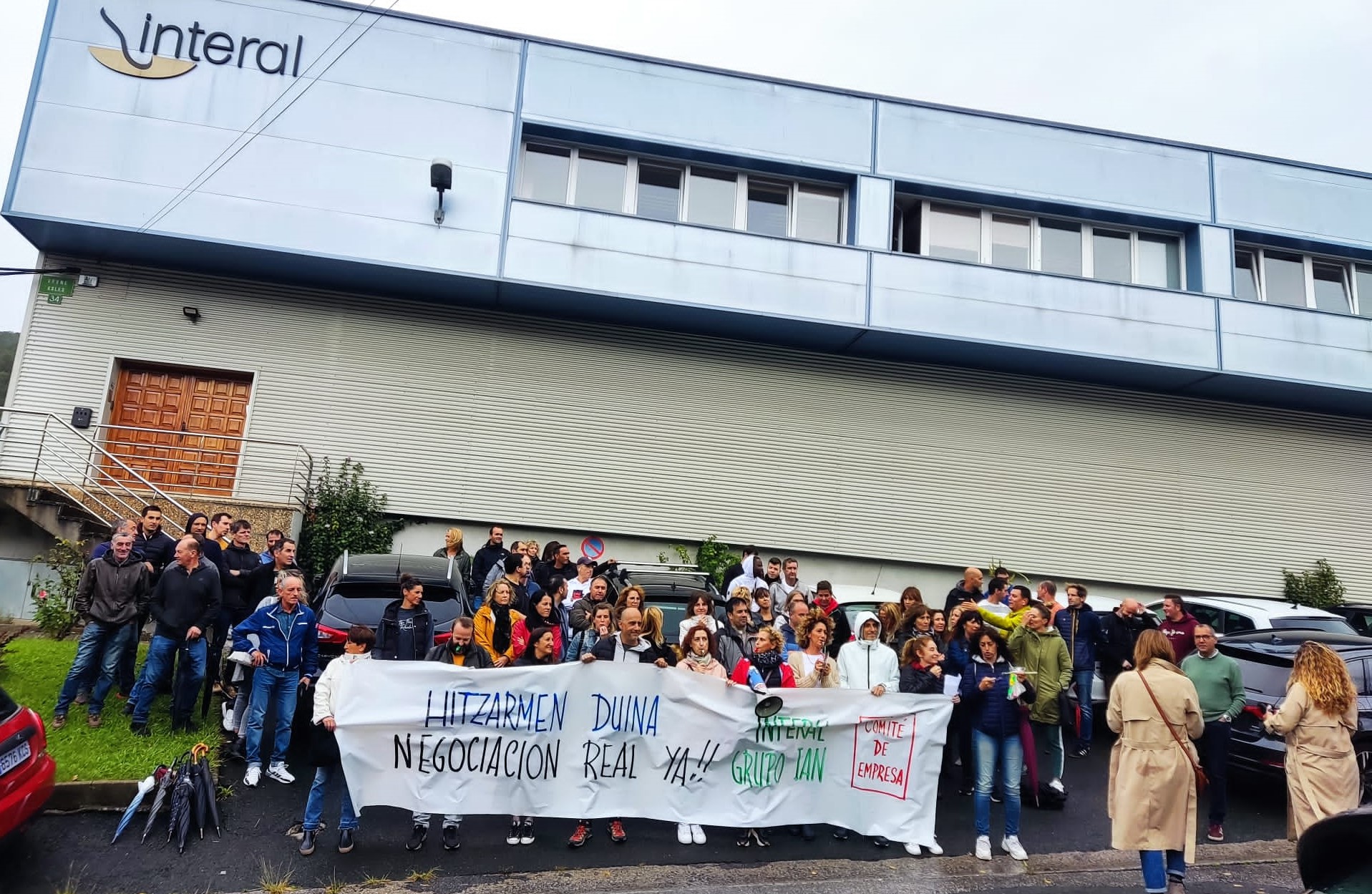 Seguimiento masivo en el primer día de huelga en Interal de Lezo por la ...